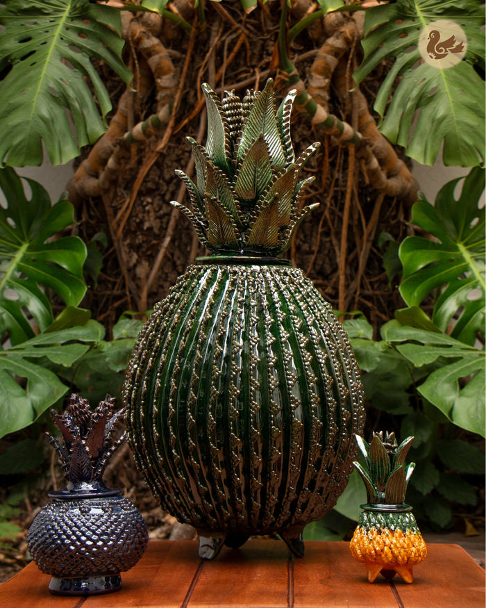 Virgin of Guadalupe natural with flowers – Tikal | Artesanías Mexicanas