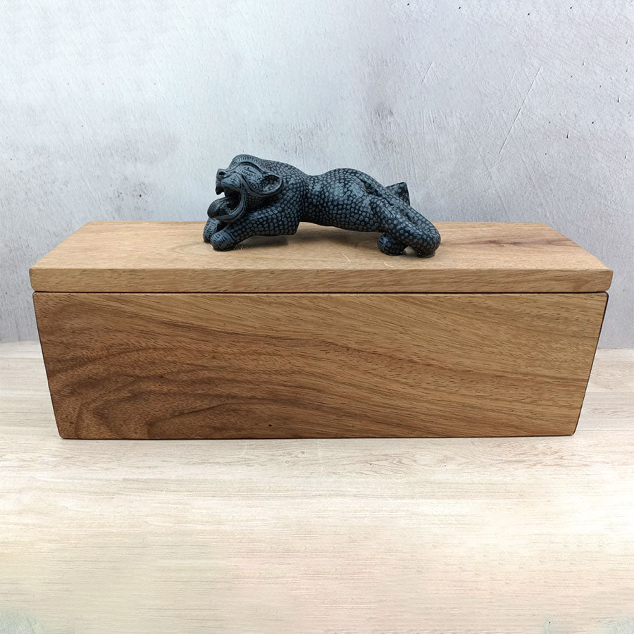 Rectangular box with complete jaguar – Tikal | Artesanías Mexicanas
