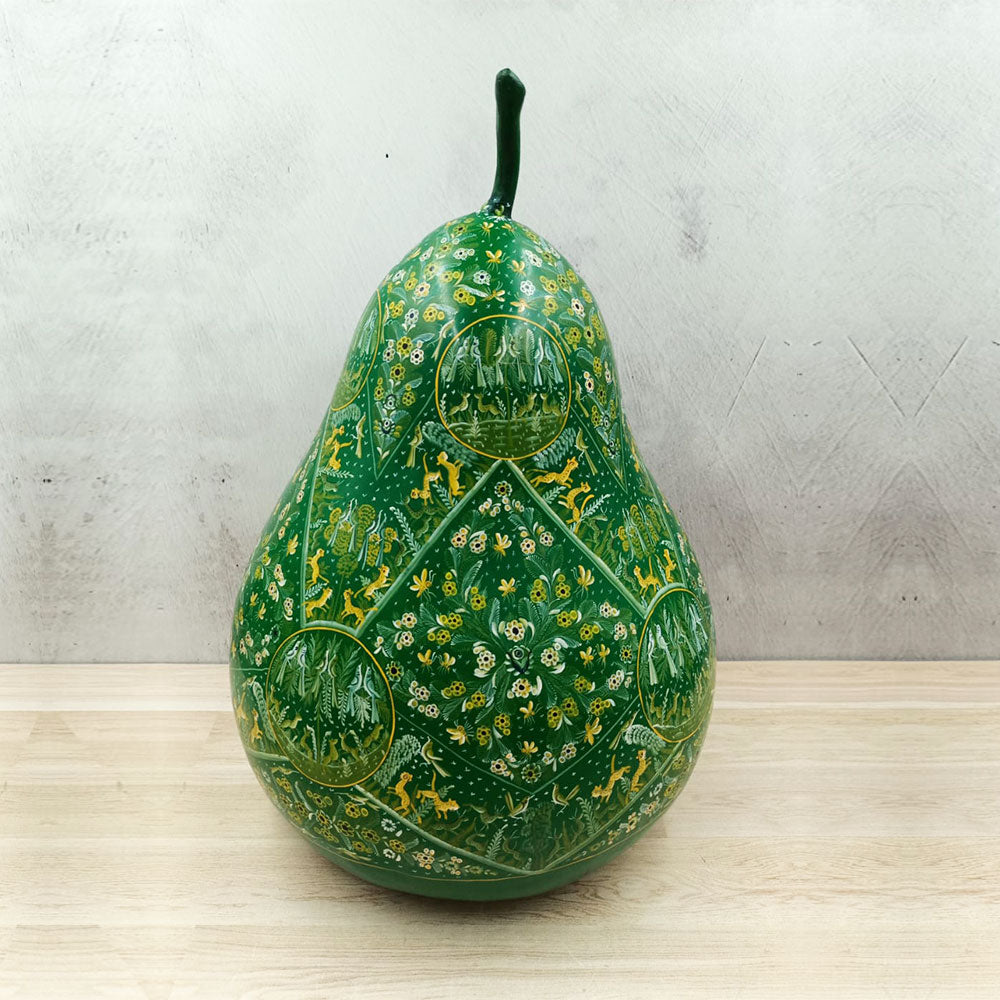 Decorated and lacquered green gourd – Tikal | Artesanías Mexicanas