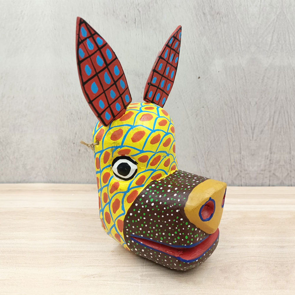 Máscara perrito amarillo hecho de madera – Tikal | Artesanías Mexicanas