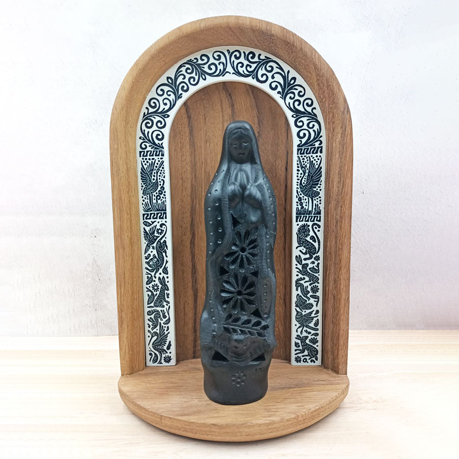 Nicho de madera decorada con virgen de Guadalupe – Tikal | Artesanías ...