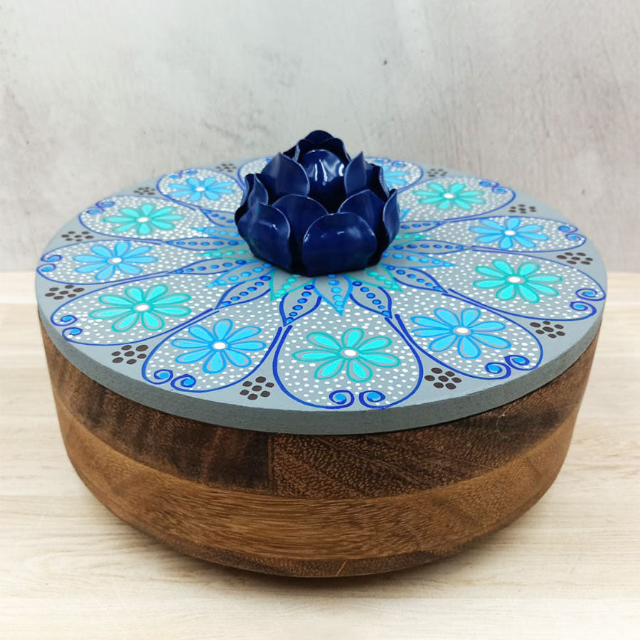 Tortilla holder with grey decorated lid and navy blue flower – Tikal ...