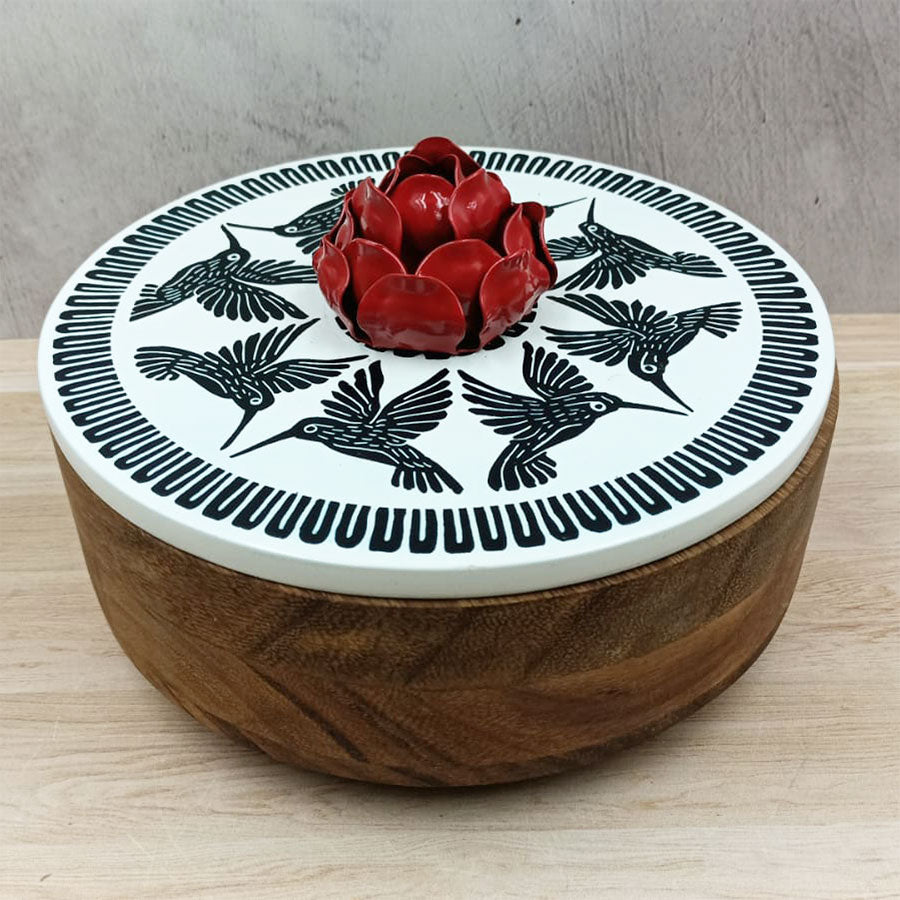 Tortilla holder with wooden lid and metal flower – Tikal | Artesanías ...